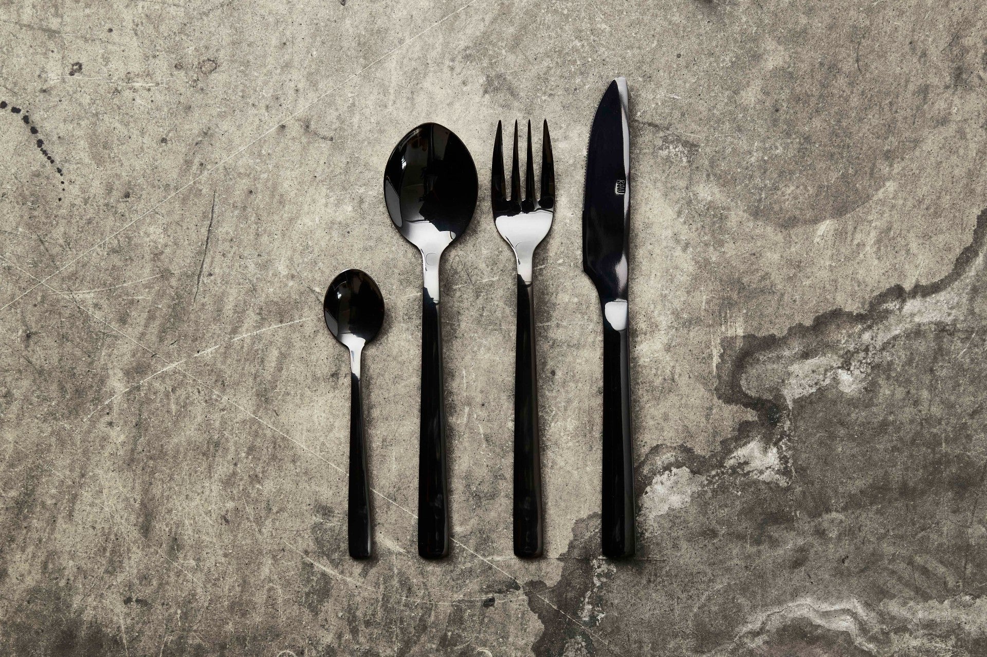 Bestik til bordet - Moderne bestik i forskellige farver – Designstore